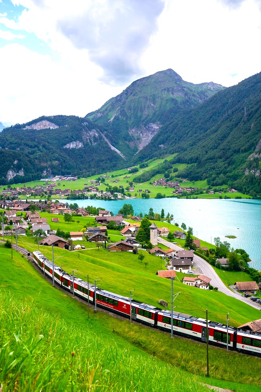 Switzerland's Panoramic Trains - Complete Guide to Plan Your Trip